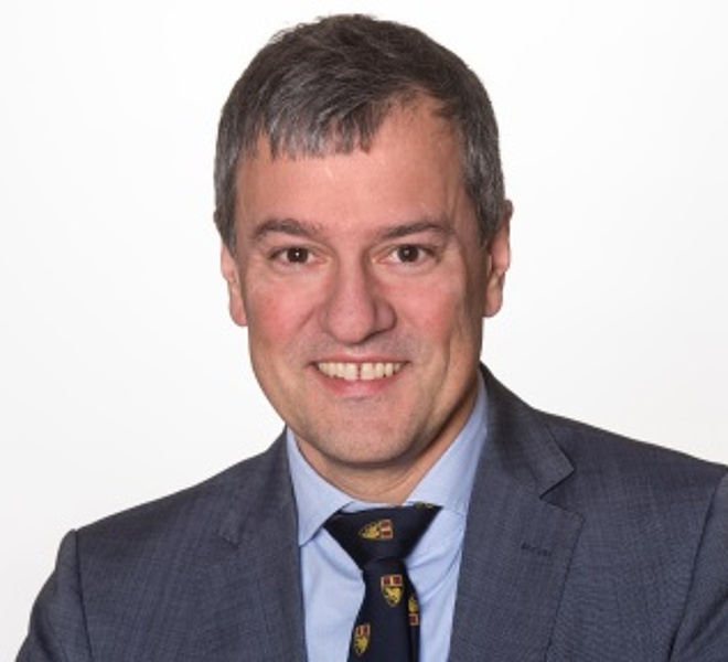 Prof. Dr. Dr. Wolfgang Durner - Fachbereich Rechtswissenschaft der ... Prof. Dr. Dr. Wolfgang Durner - Fachbereich Rechtswissenschaft der ...